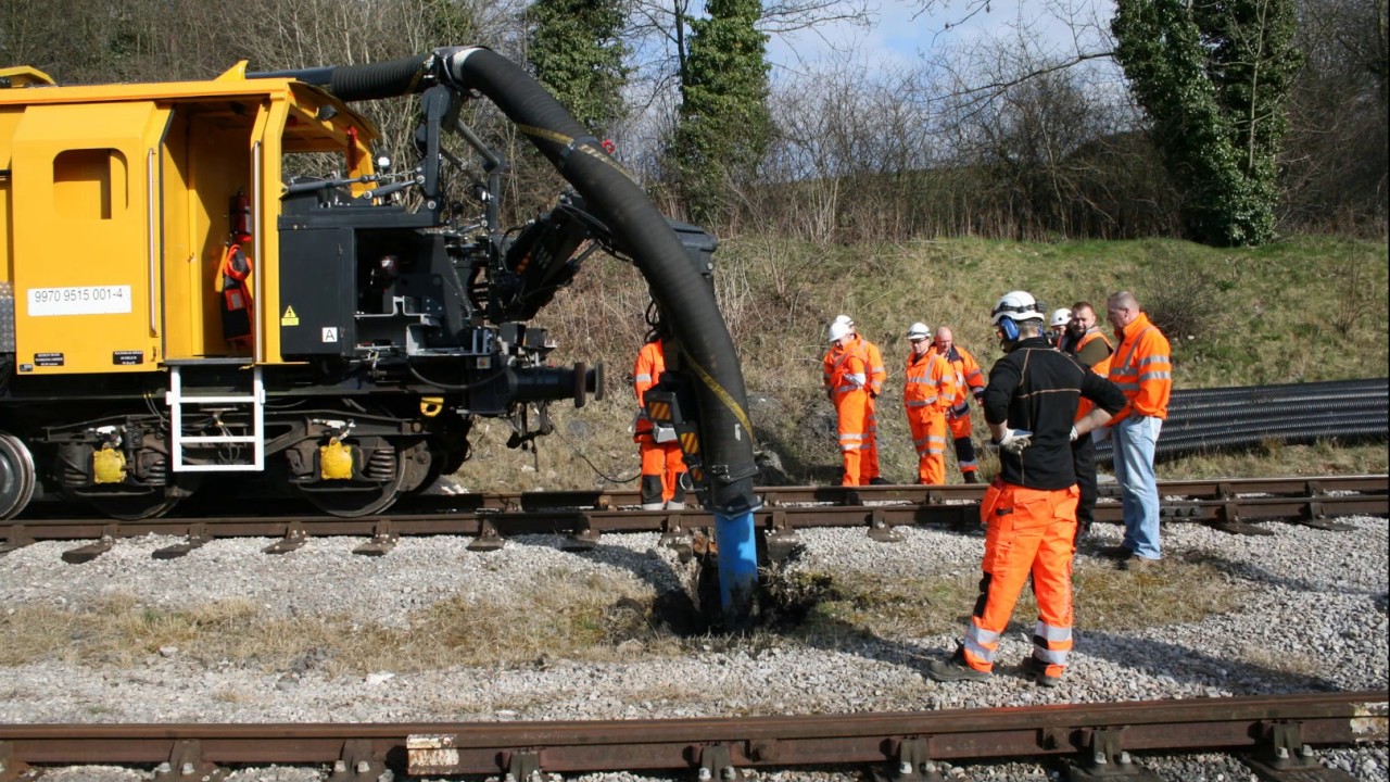 The Rail Vac at the Ecclesbourne Valley Railway - YouTube