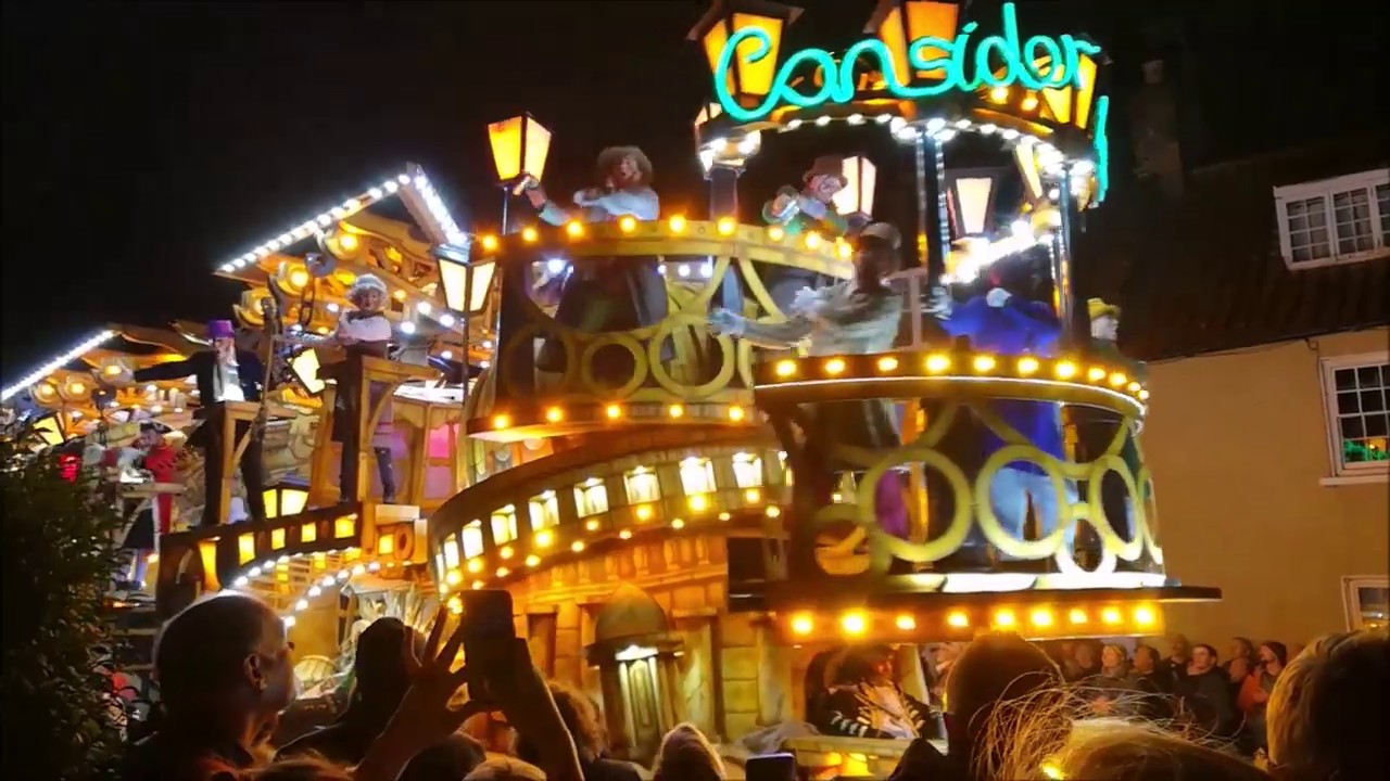 Wells carnival 2018 - beautiful floats - YouTube