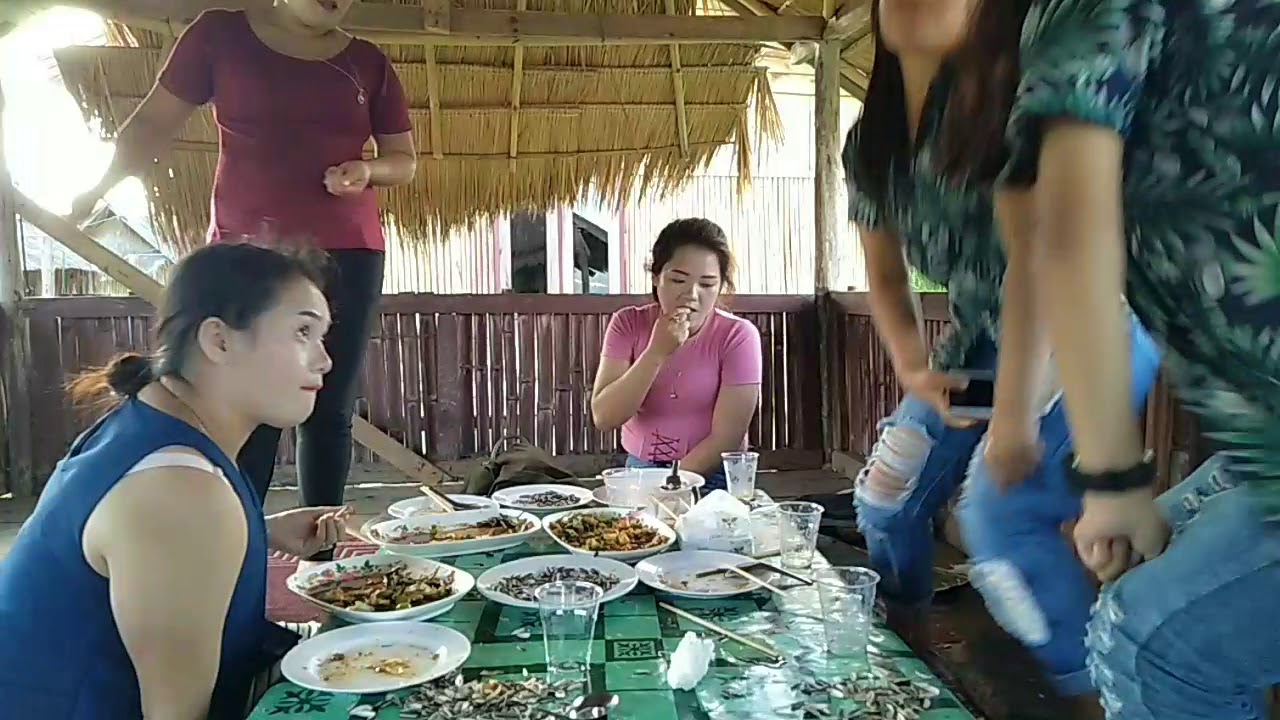 Hlua nkauj sib xeem hau bia lom zem heev - YouTube