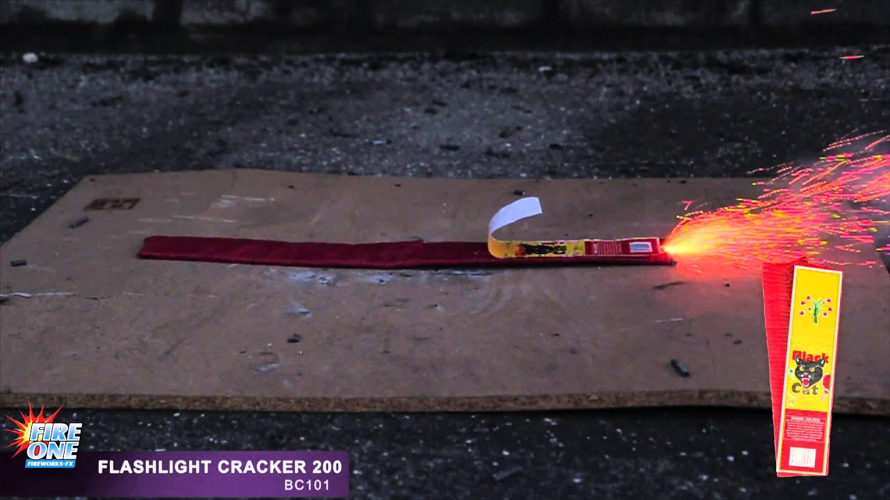 Flashlight Cracker 200 shots - YouTube