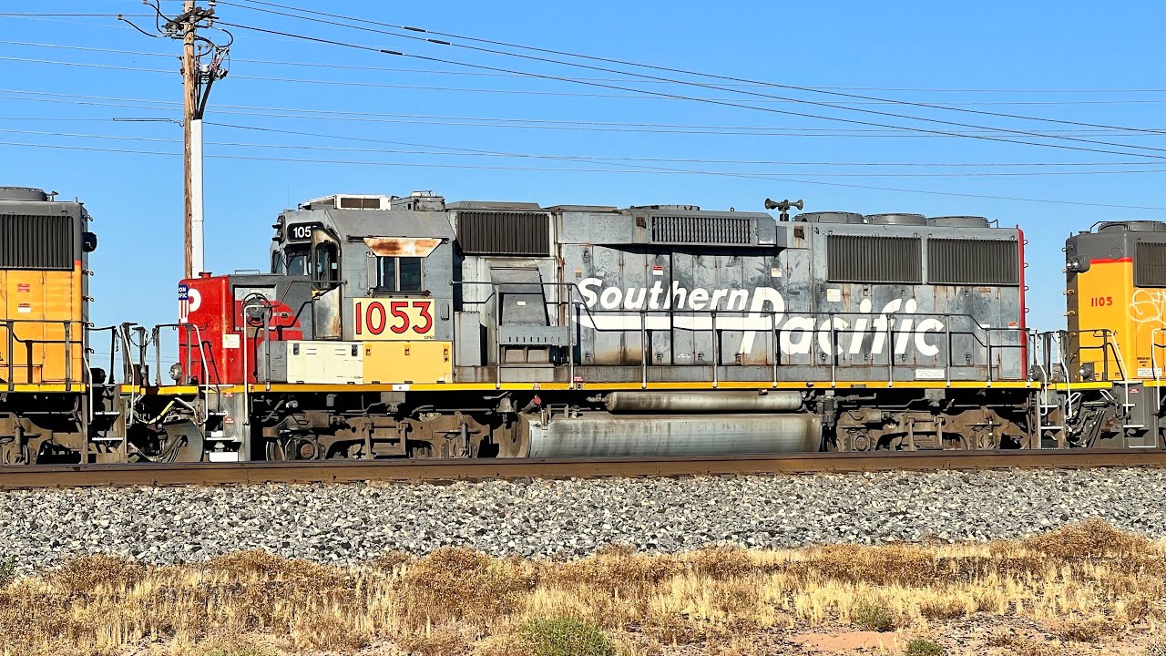 UP Ex SP 1053 powers up, Casa Grande - YouTube