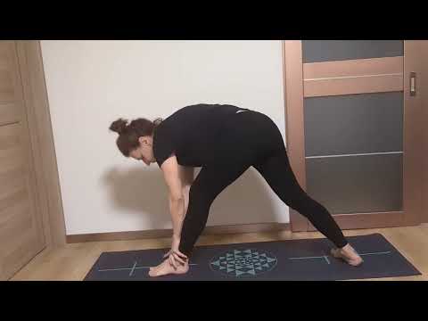 February yoga challenge, day 22