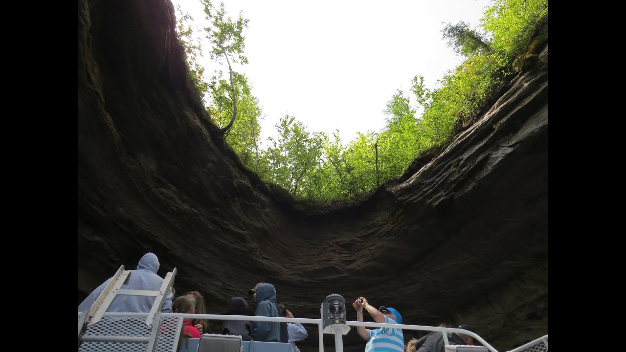 Exploring Chapel Cove on Lake Superior - YouTube