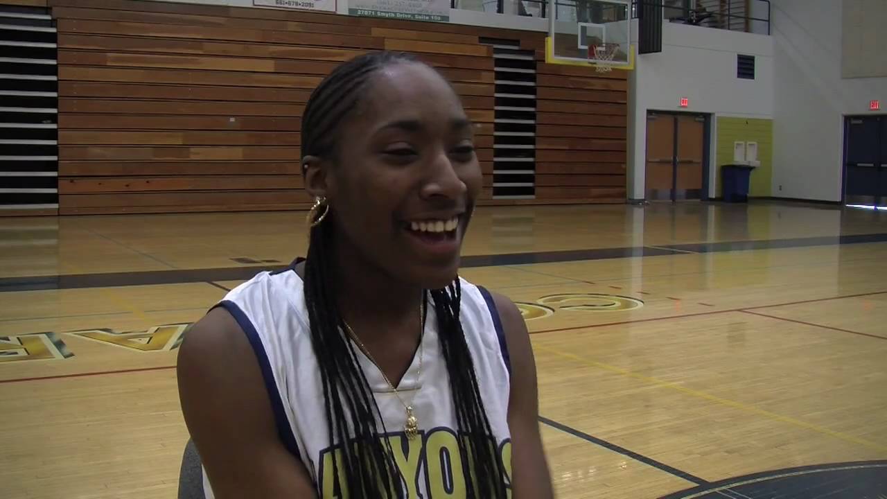 Women's Basketball Player of the Year Ashley Wakefield - YouTube