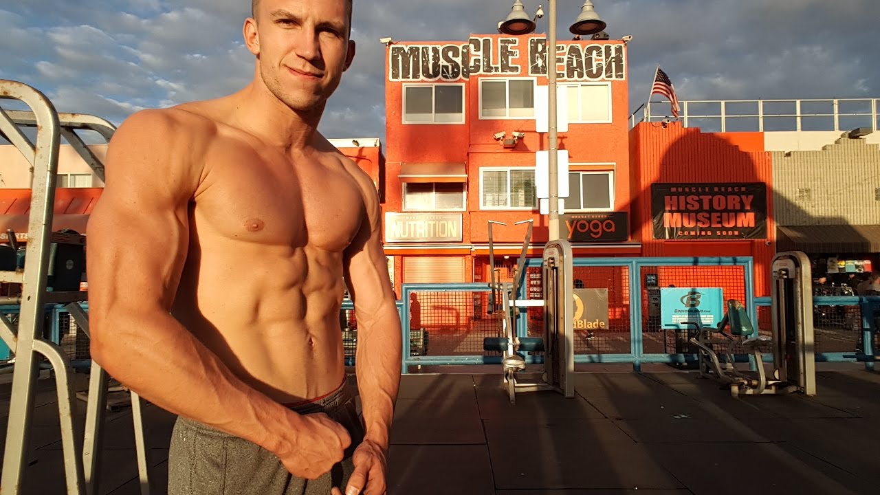 19 YEAR OLD BODYBUILDER | WORKOUT | LOS ANGELES - YouTube