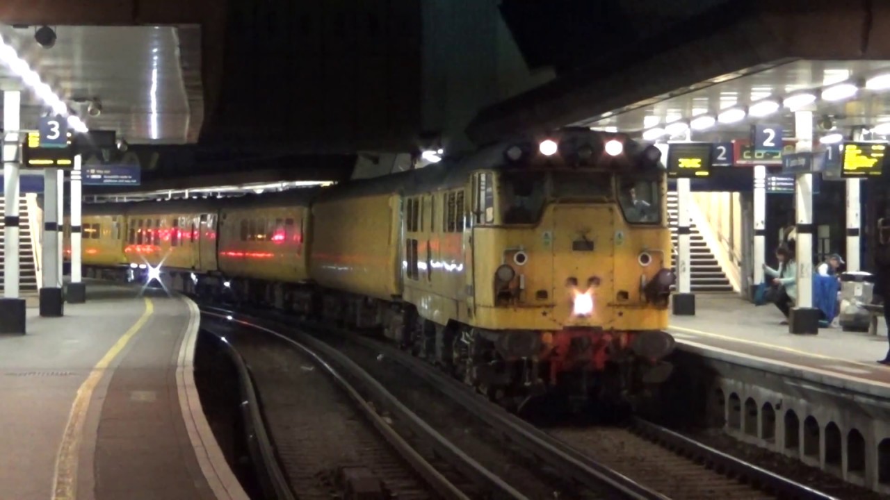 Network Rail 31233 Measurement Train departing London Bridge - YouTube