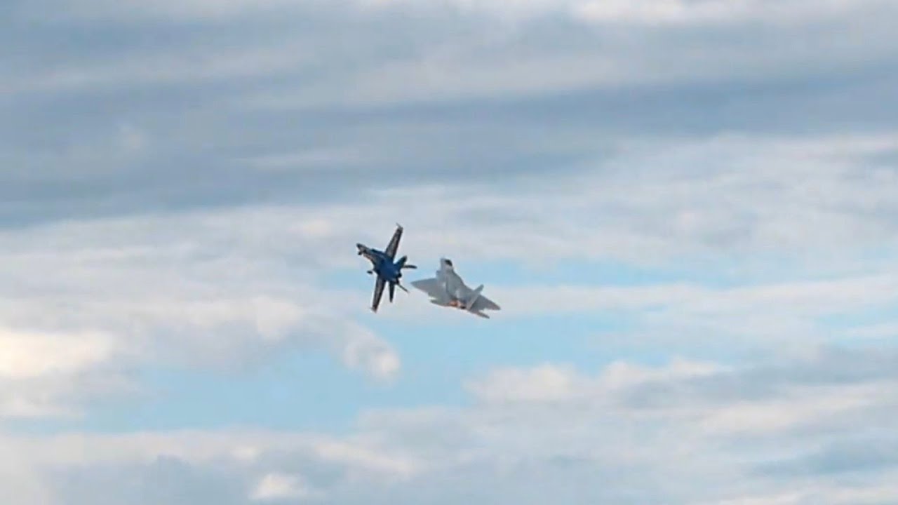 Freewing F-22 Raptor and F-18 Blue Angels 90mm Close Call - YouTube