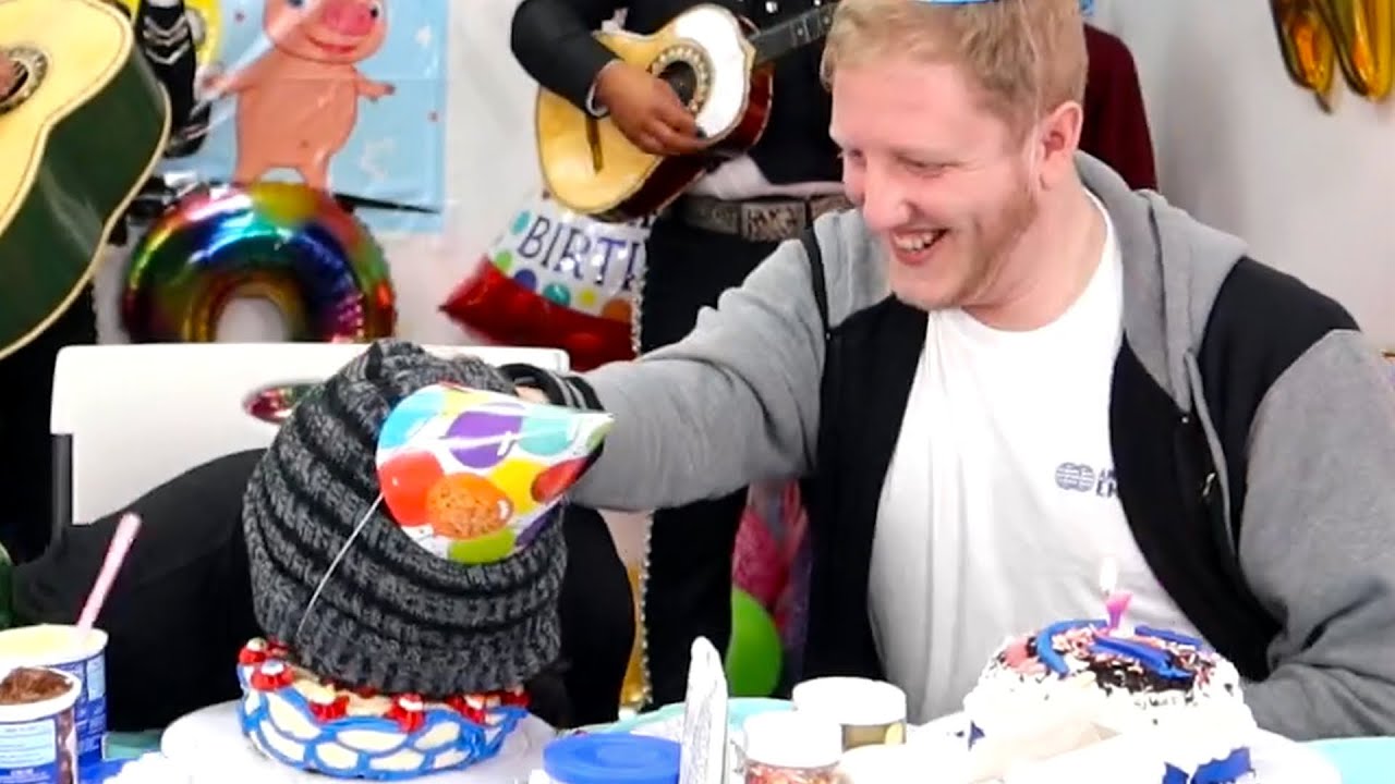 Philza Pushes Quackity's Face Into Birthday Cake! - YouTube