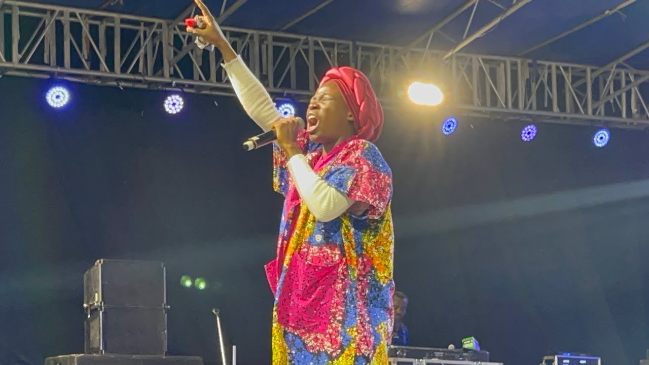 Worship with Zion Princess at GVVA Night of 365 Halleluyah - YouTube