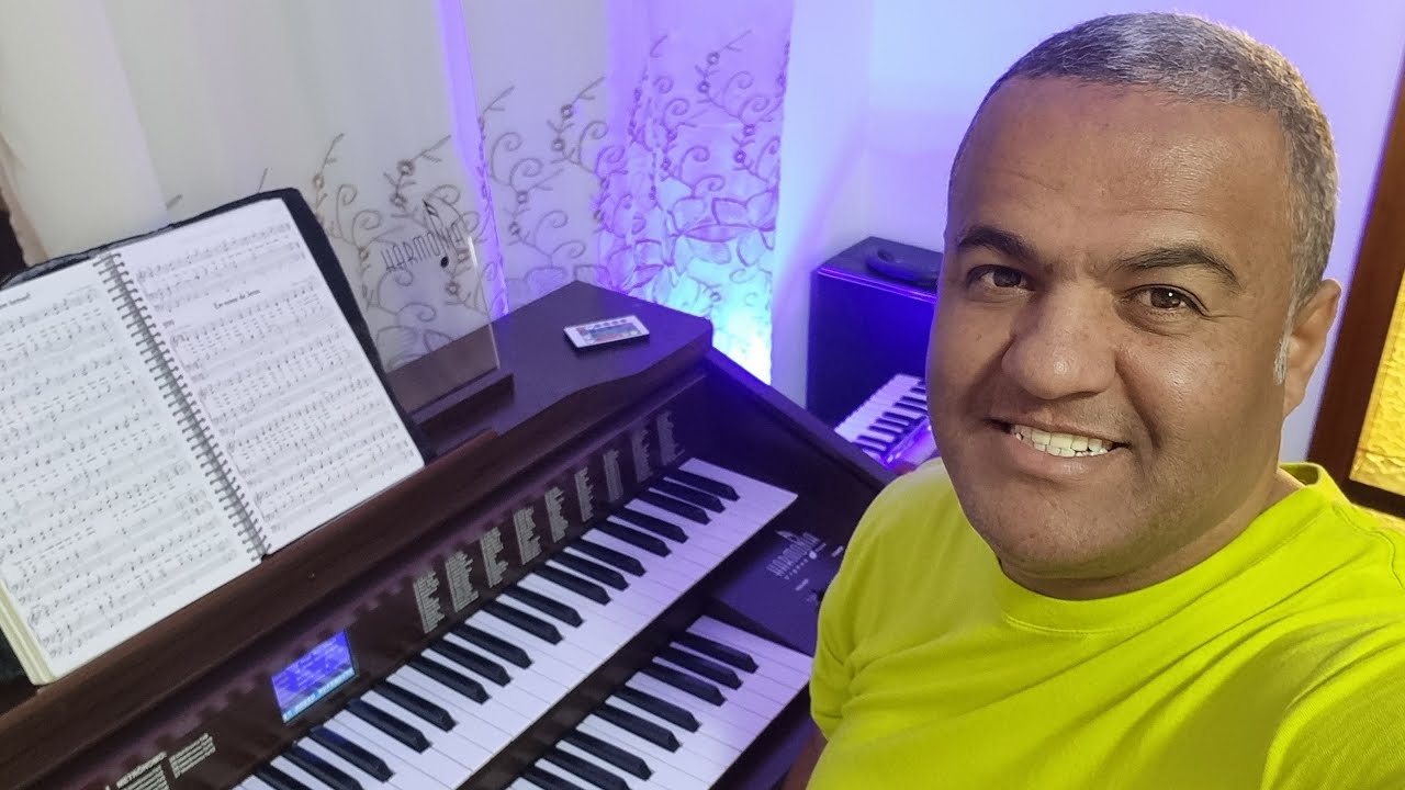 CCB HINOS OFICIAL Alexandre está ao vivo! - YouTube