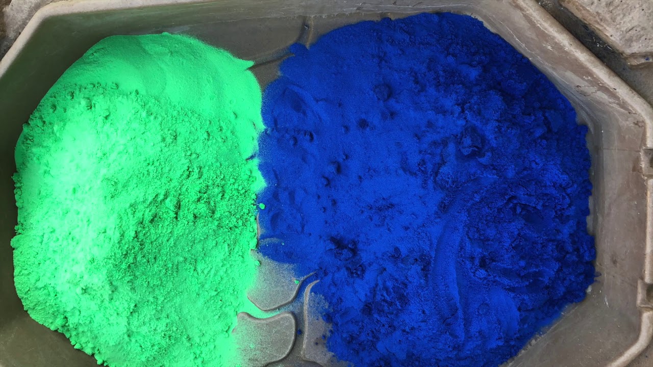 Making Aqua Colored Crayola Play Sand for our Sandbox - YouTube