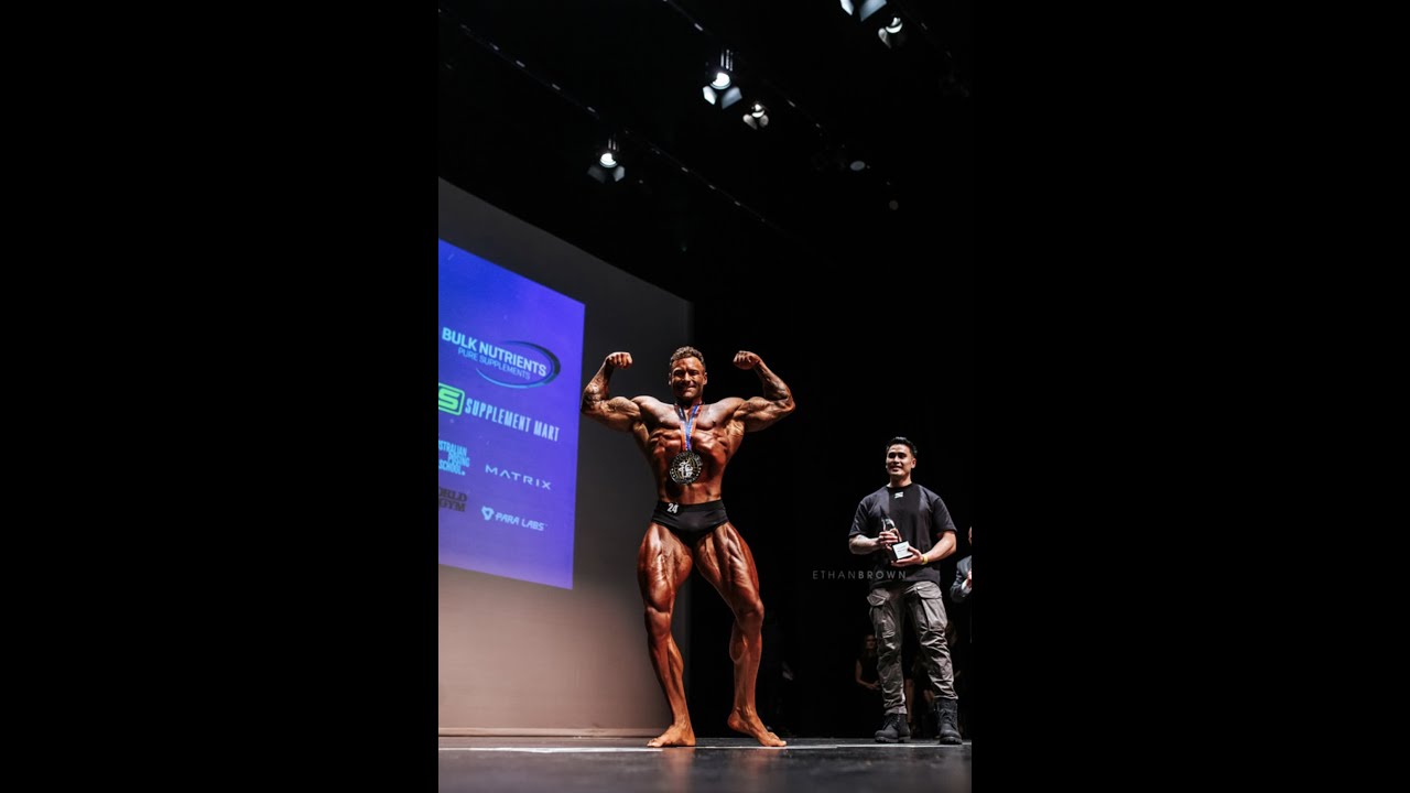 Becoming a CLASSIC PHYSIQUE IFBB PRO! - YouTube