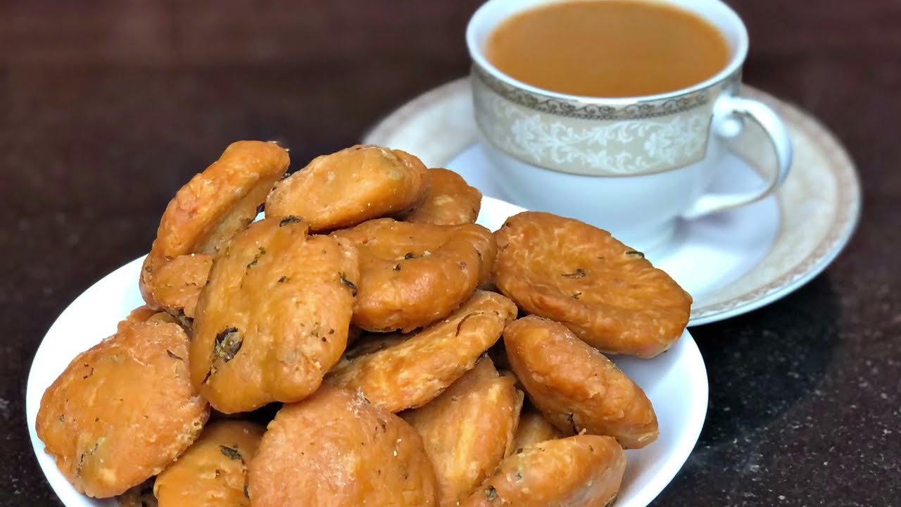 Mathri Recipe | Tea Snacks | Punjabi Mathri | Khasta Mathri | नमकपारे ...