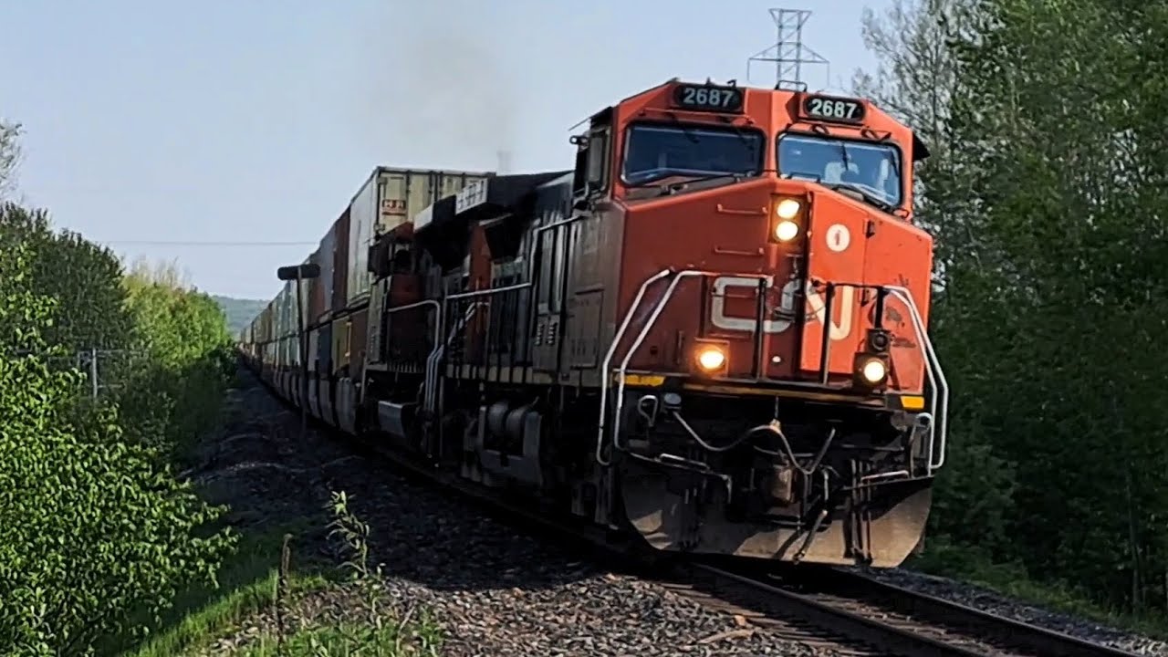 SMALLER NOSE LOGO! Northbound CN Container Train Q10731 05 Accelerates ...