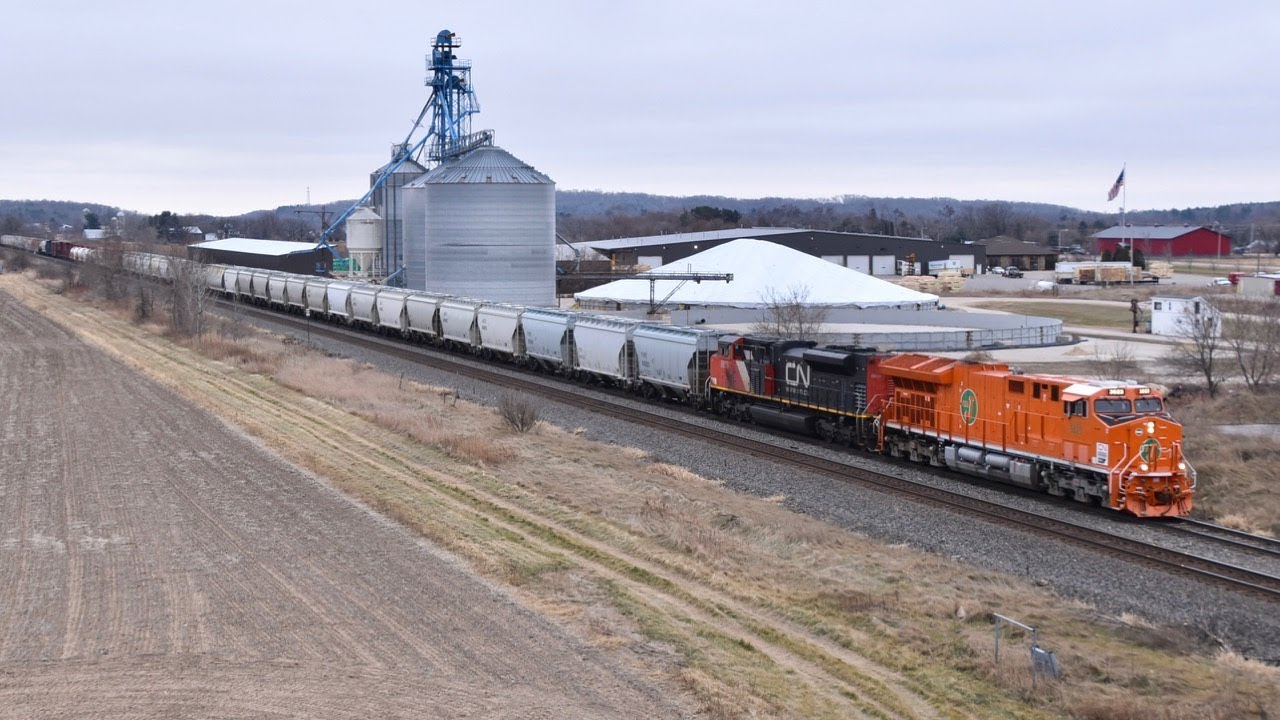 Chasing CN's EJ&E Heritage Unit Through Wisconsin - YouTube