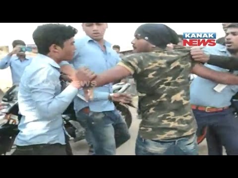 Group Clash Erupts In Kendrapara Autonomous College - YouTube