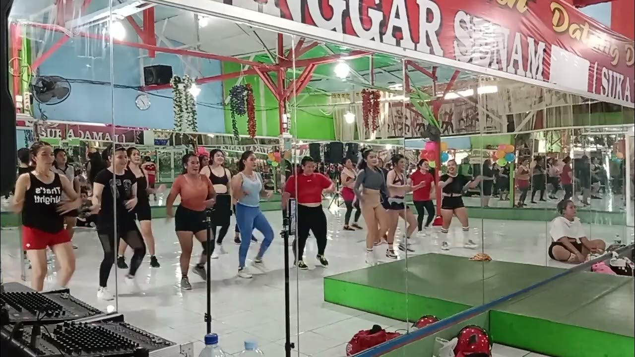 Semangat Zumba emak Cantik Sanggar SUKADAMAI - YouTube