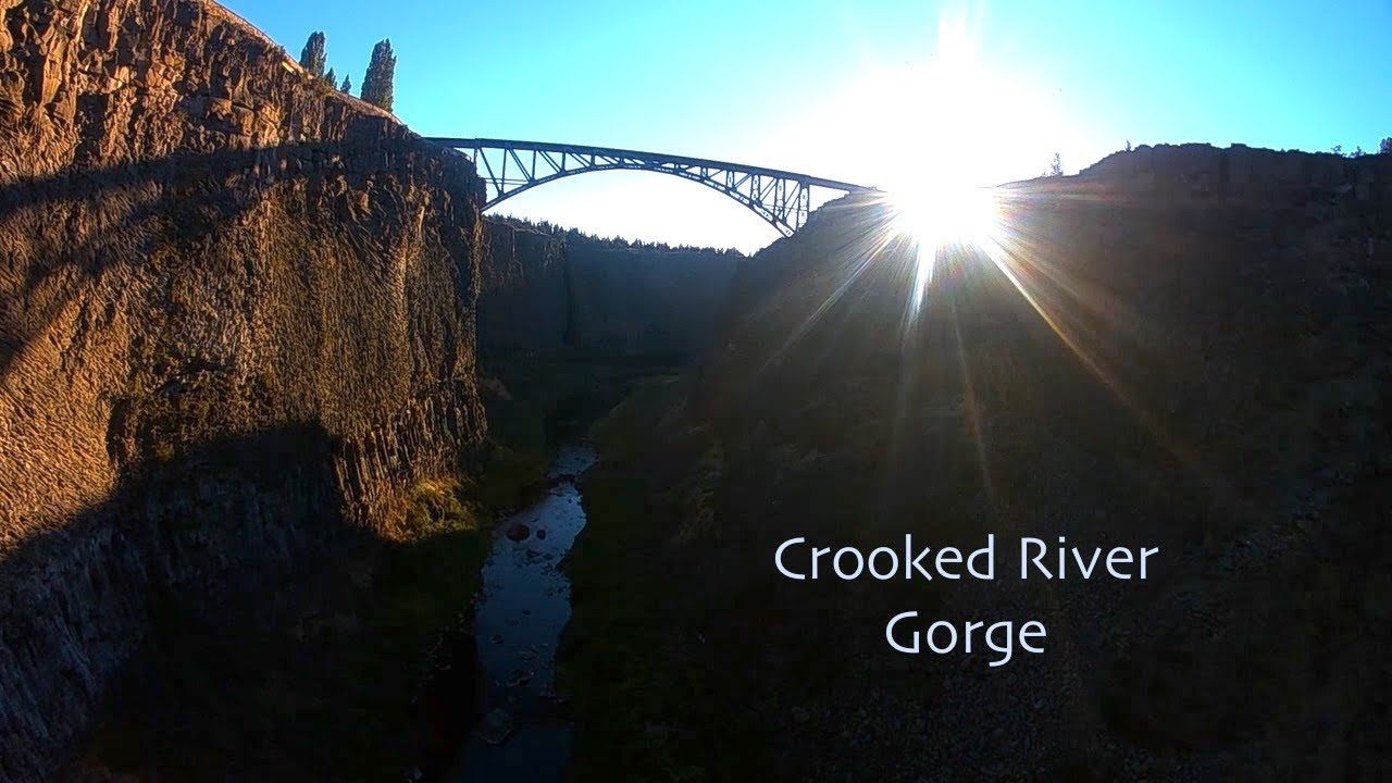 Crooked River Gorge - FPV Canyon Run - YouTube