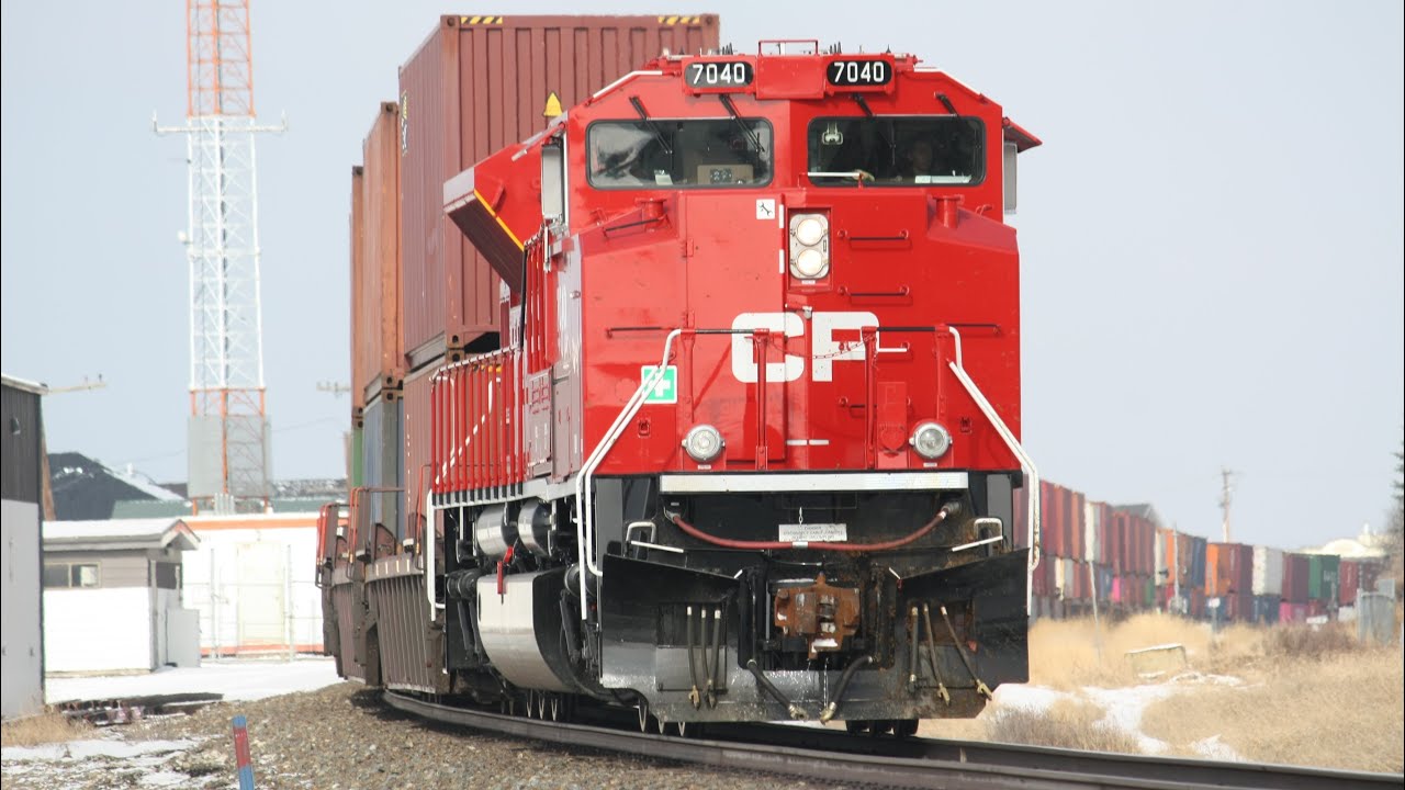 CP SD70ACu 7040 FRESH REBUILT LEADER!! Canadian Pacific Intermodal (CP 100) East @ Cochrane, AB ...