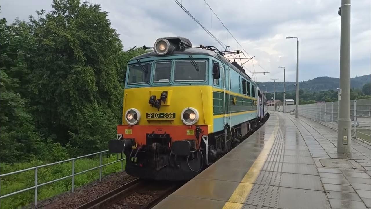 EP07-356 z IC Halny rel. Zakopane-Bydgoszcz Główna (Sucha Beskidzka Zamek). - YouTube