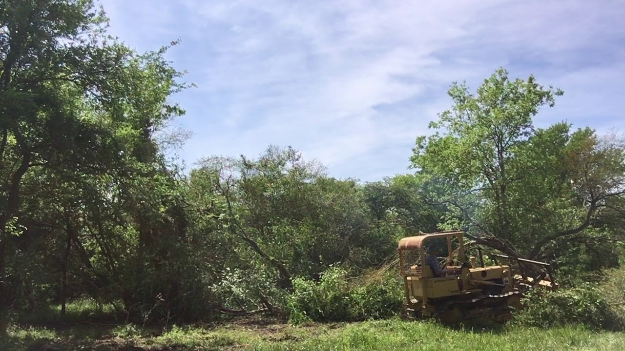 500E Dresser International Dozer video - YouTube