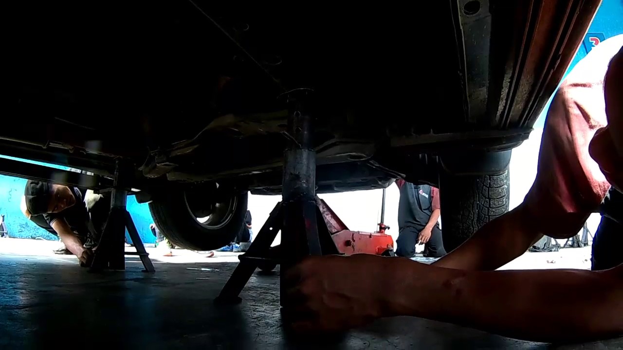 Cara mudah mengganti Link stabilizer Toyota Rush - YouTube