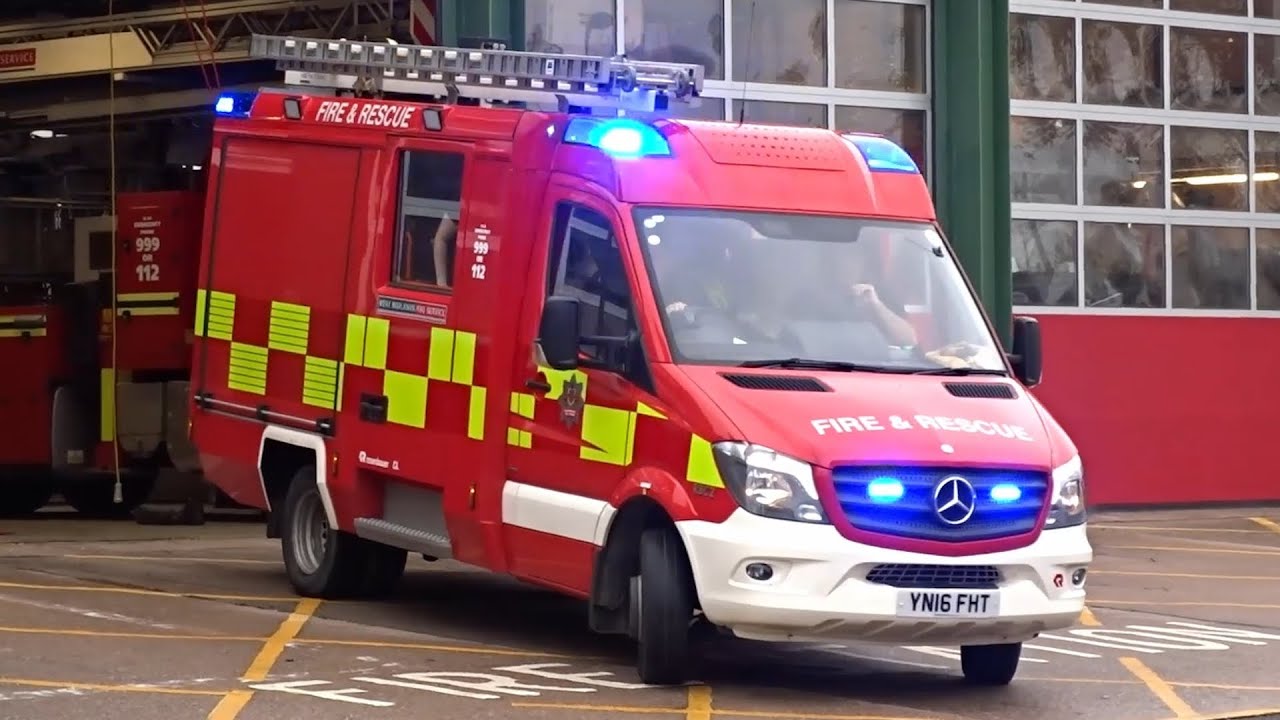 New WMFS Compact Fire Engine turning out from Highgate Fire Station ...