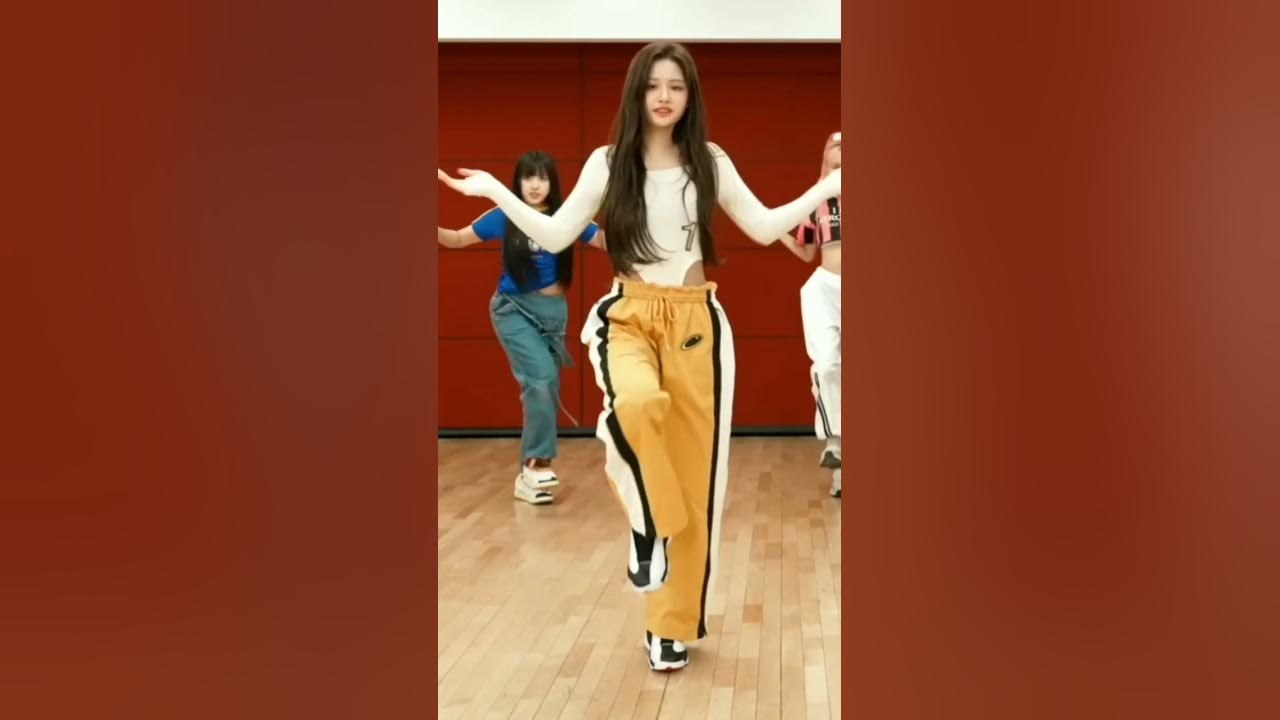 [SULLYOON focus]NMIXX "Love Me Like This" Dance Practice - YouTube