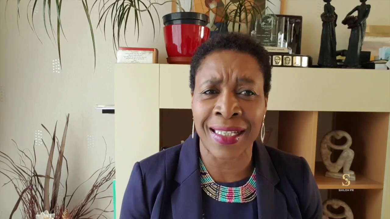 Interview Tips Hand Gestures - YouTube