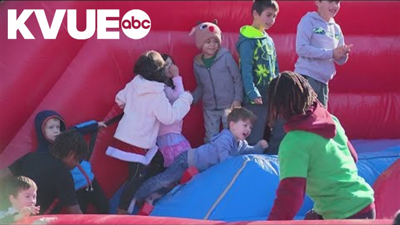 Community enjoys 'snow' in Round Rock - YouTube