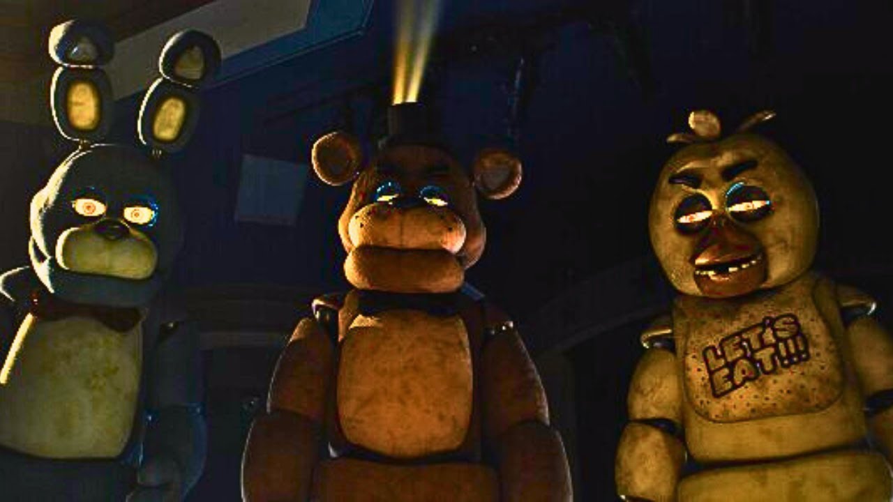Haunted Animatronics Try To Kill The Security Guard Who Works The Night ...