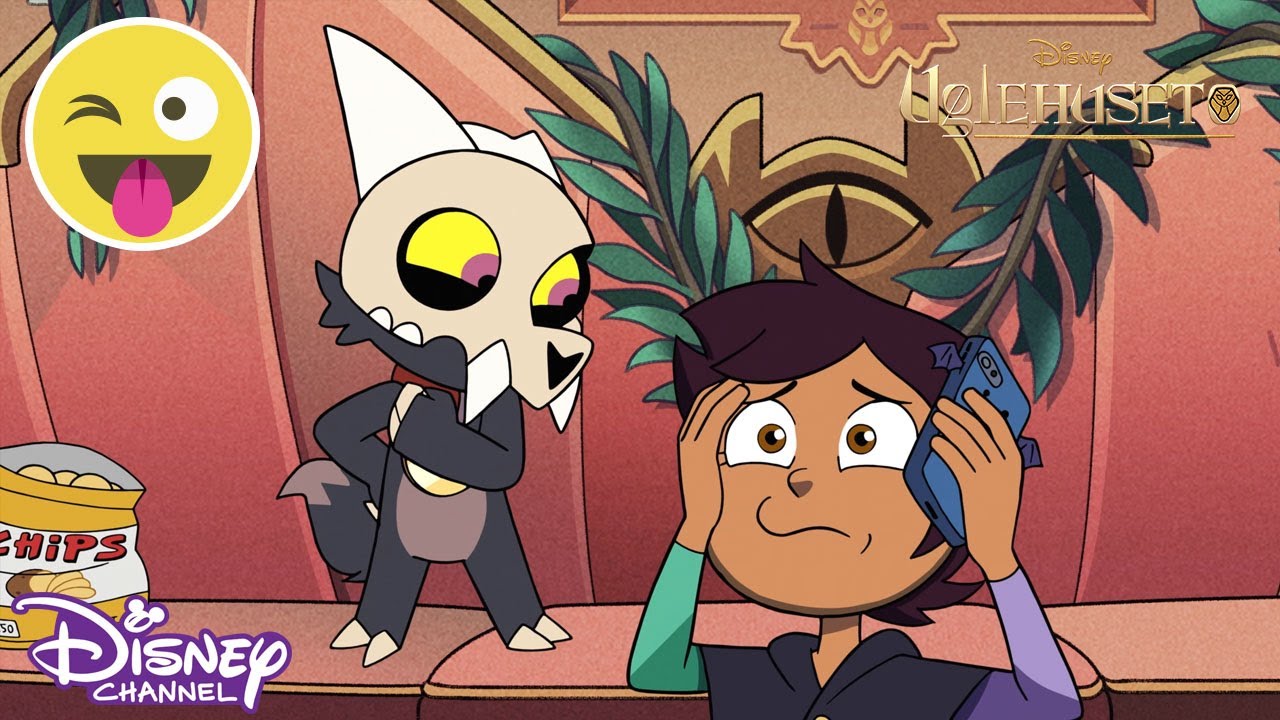 😹 Konge ser på kattevideoer | Uglehuset | Disney Channel Norge - YouTube