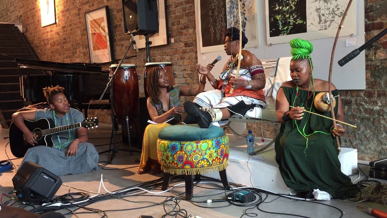 The Queen of Xhosa bows Madosini - Mvimbeni - YouTube