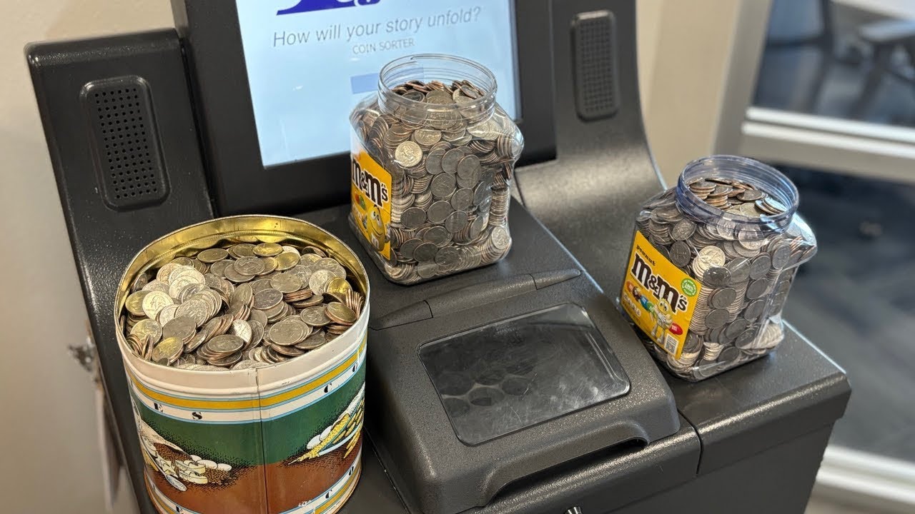 Cashing IN COINS💰POURING THOUSANDS OF QUARTERS (Satisfying) - YouTube