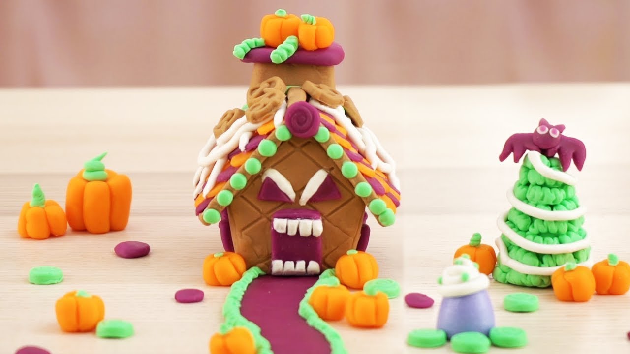 Halloween Gingerbread House Speed Build | Play-Doh Builder | Play-Doh ...
