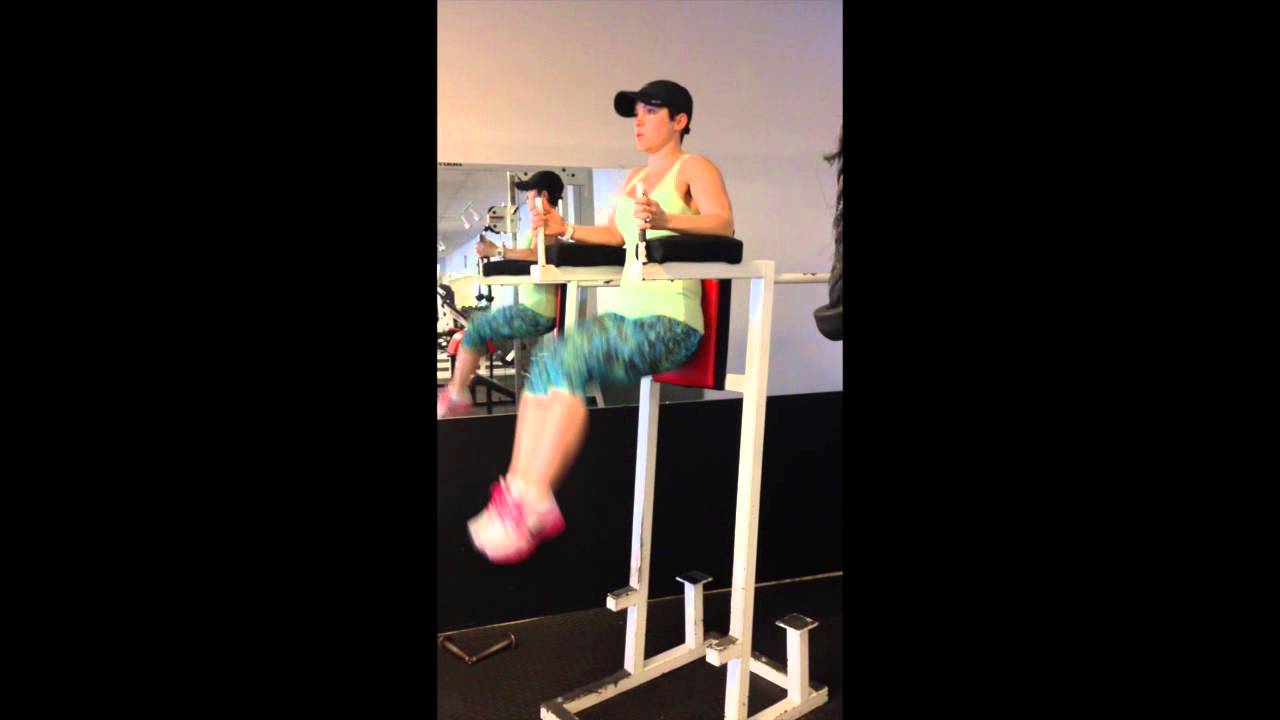 How to do Roman Chair Knee Raise - YouTube