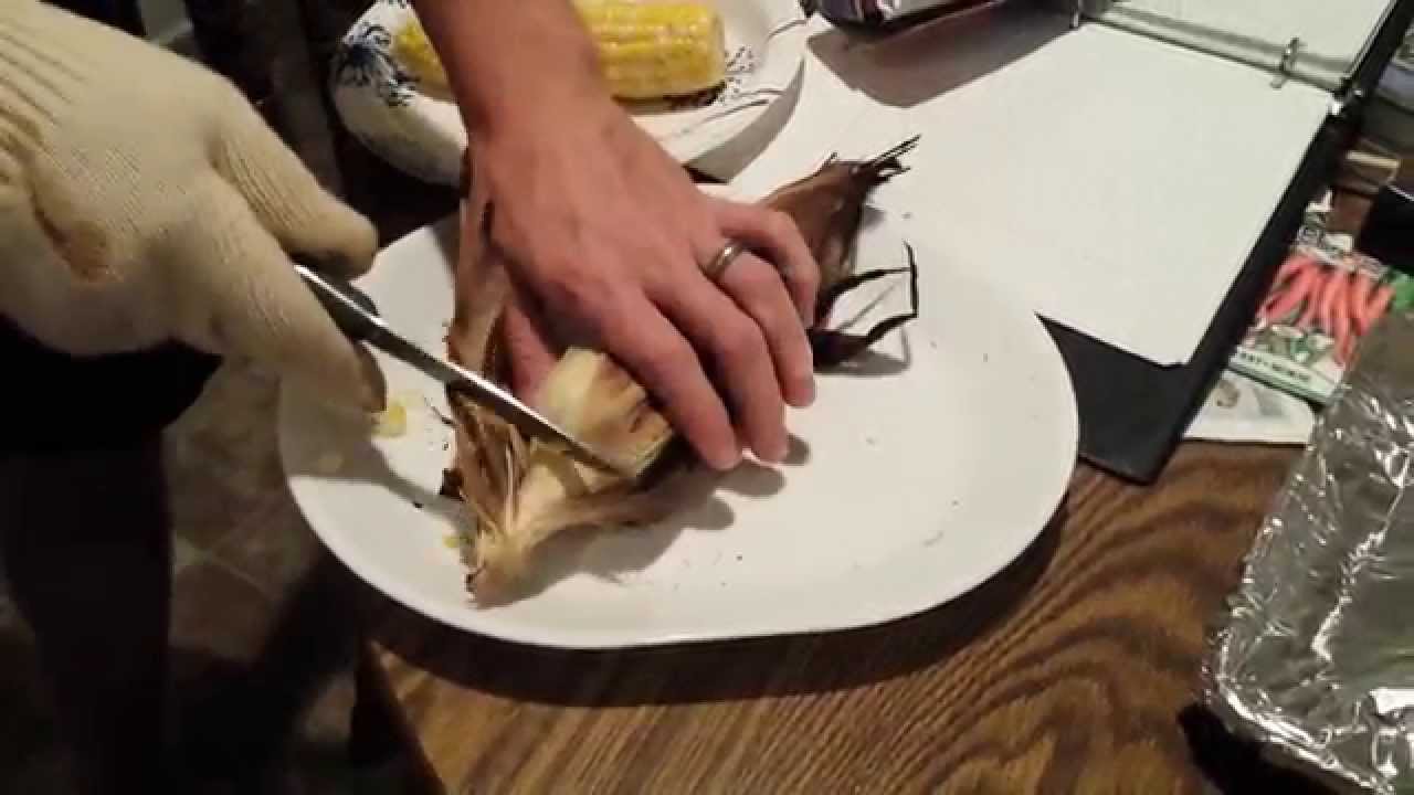 How To Easily Shuck Corn Ears! - YouTube