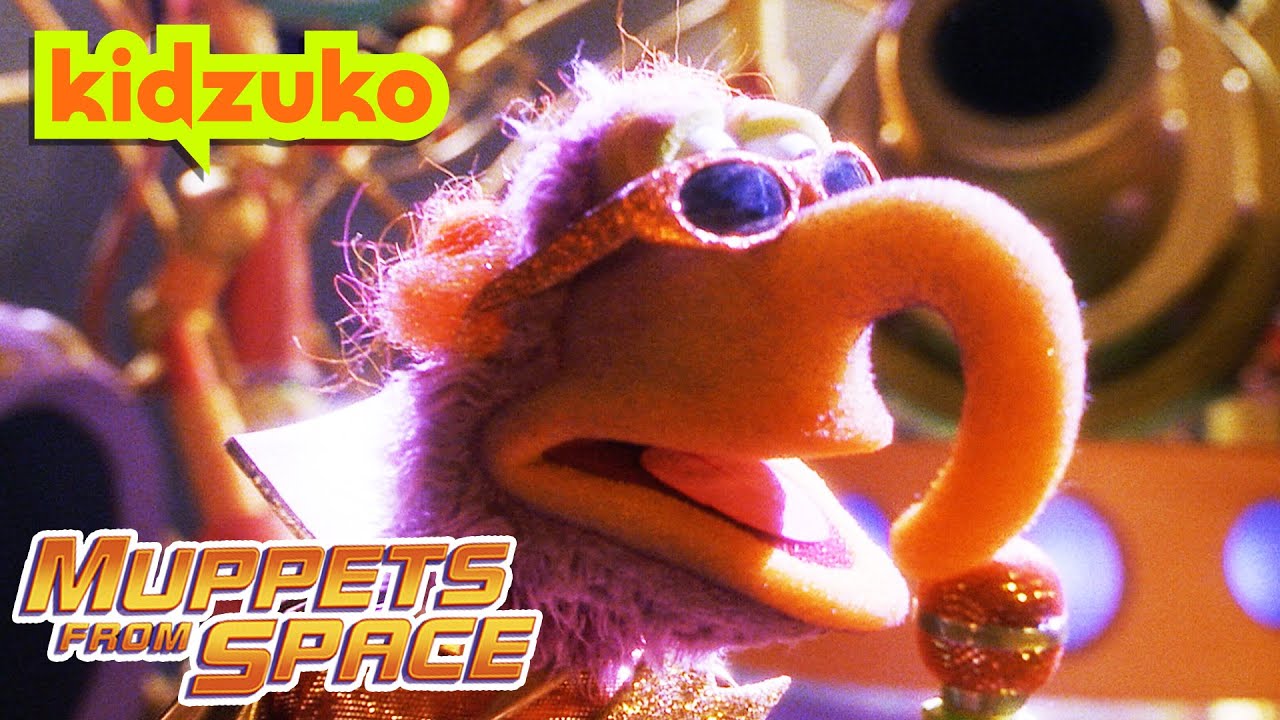 🕺 The Muppets CELEBRATE with the Aliens! 🪩 | Muppets From Space ...