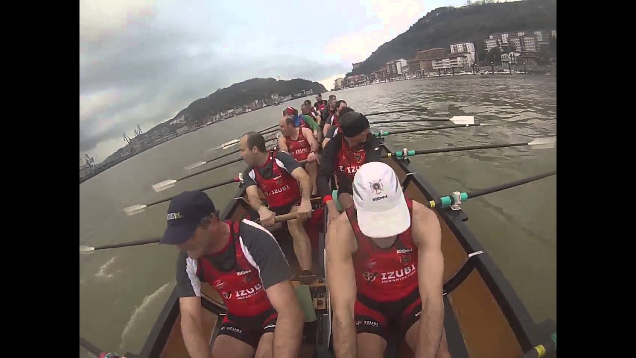 Telmo Deun Zumaiko beteranoak trainera, Pasaiko estropada 2015 - YouTube