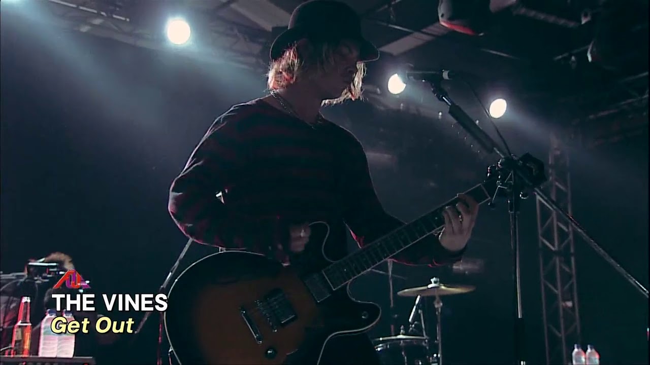The Vines - He's a Rocker / Get Out - Fuji Rock 2008 - YouTube