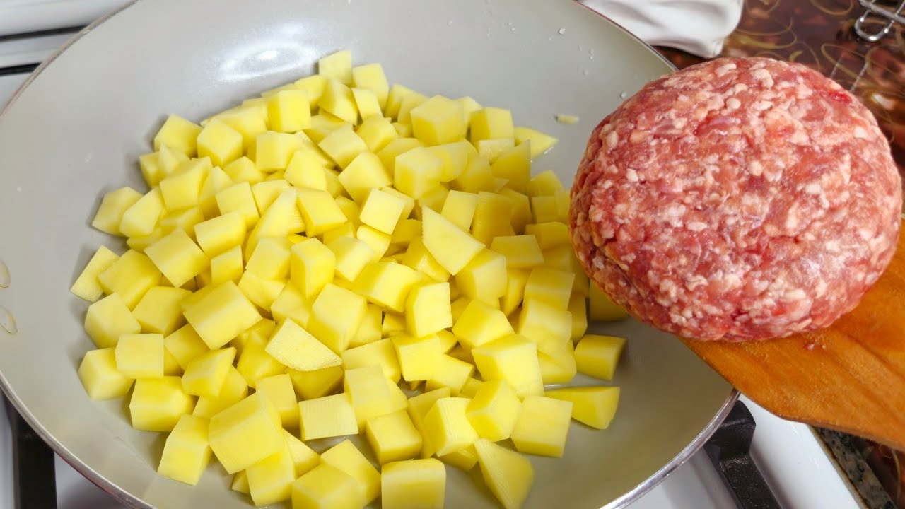 Just add potatoes to the minced meat and the result will be amazing ...