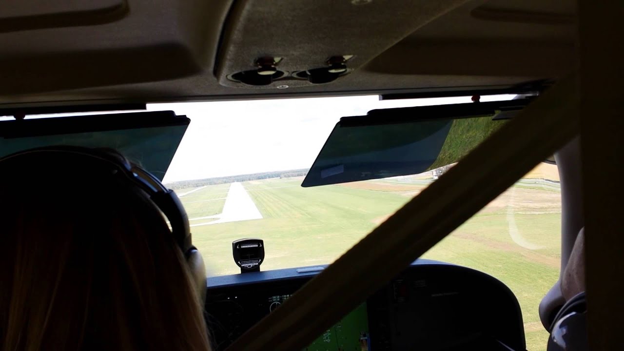 Final Approach in a Cessna 172 @ SIU - YouTube