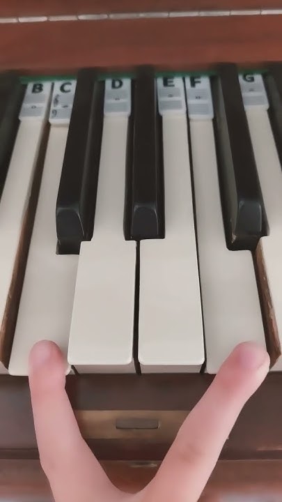 how to play puppets music box sound - YouTube