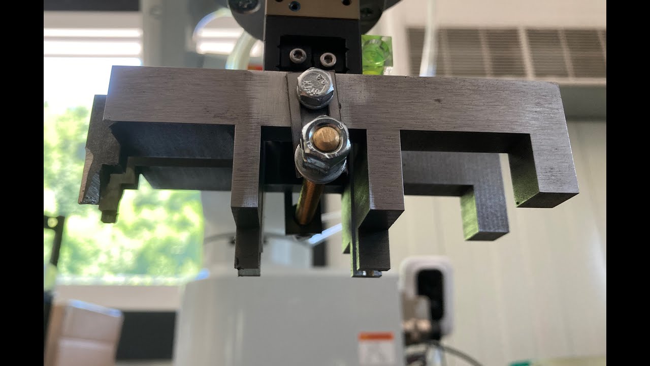 Multiple gripper on a EpsonVT6L robot - YouTube