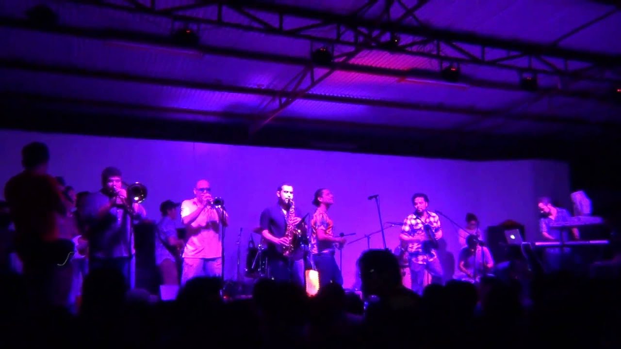 LOS AGUAS AGUAS CHICO TEMIDO MINA 2014 - YouTube