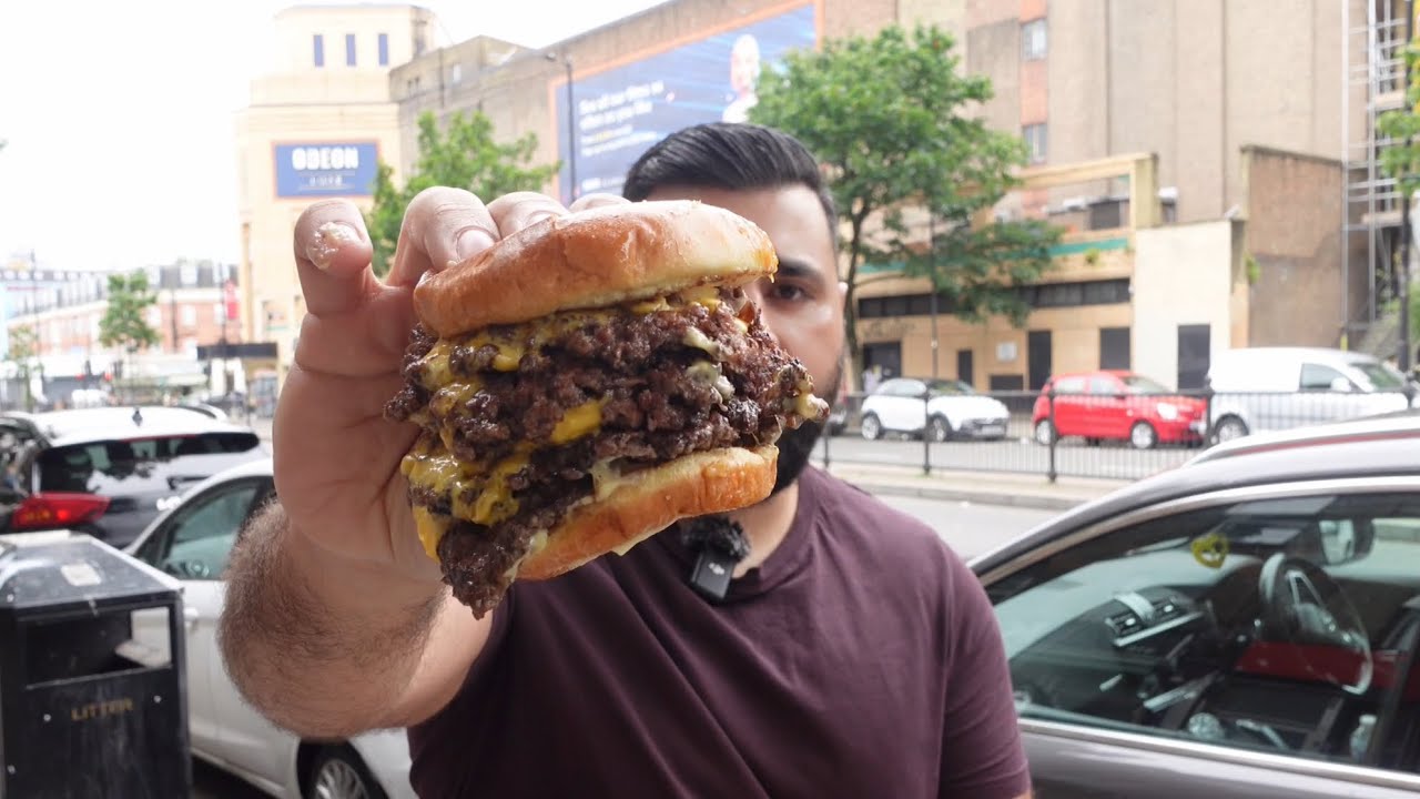 I FINALLY TRIED THE WORLD FAMOUS D’S KITCHEN!! - YouTube