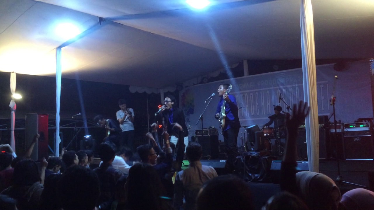 P.A.Z - sambalado (cover) at STFI #pentadekaanno15 - YouTube
