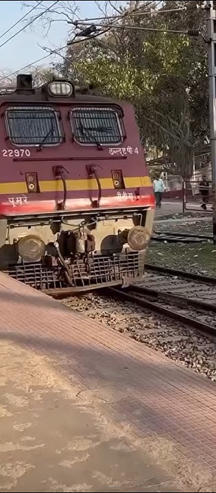 Electric locomotives VS Diesel Locomotives #indianrailway#wap4#wap7#wdp4#trending - YouTube