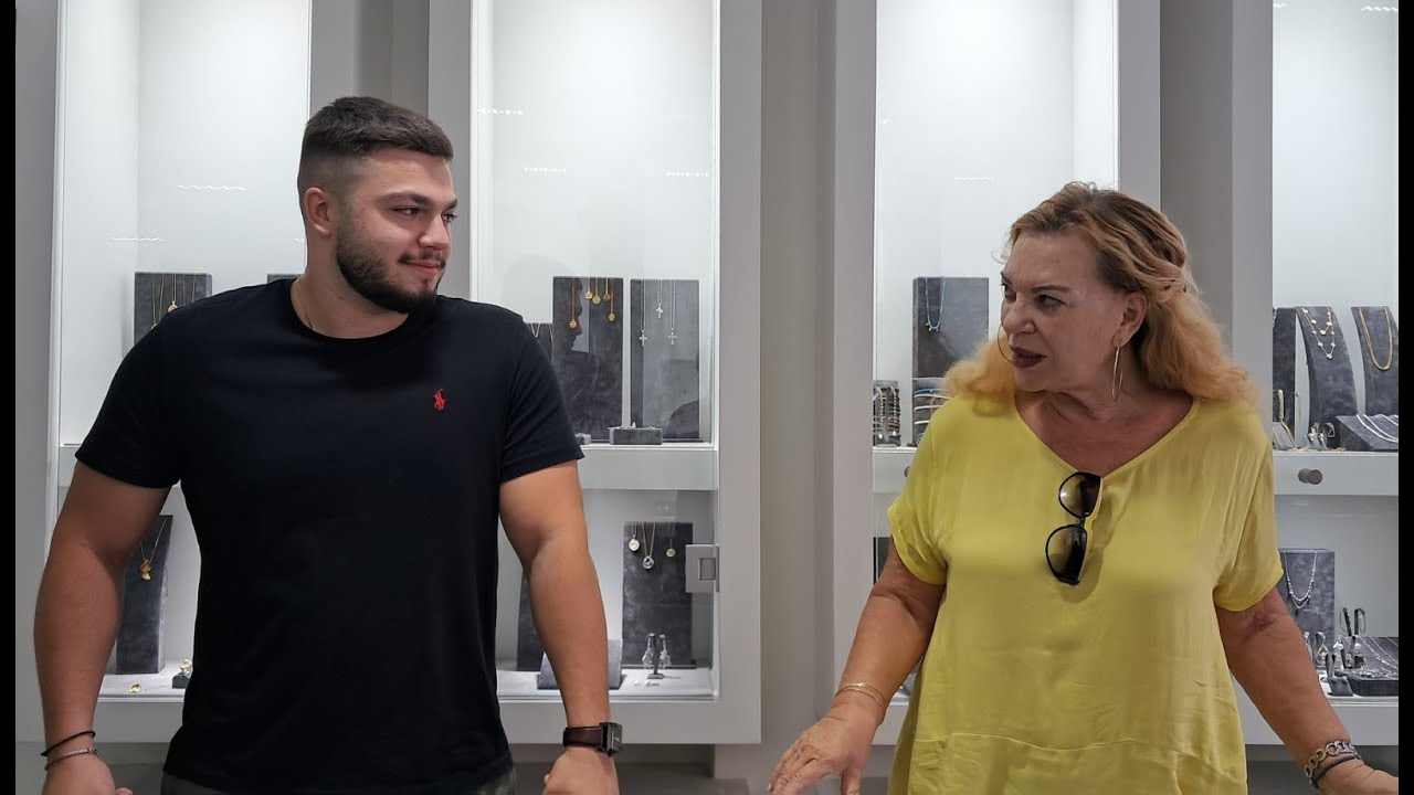 Στο κατάστημα κοσμημάτων σε Ασήμι “REISIS NIKOLAS SILVER” στην Κάλυμνο ...