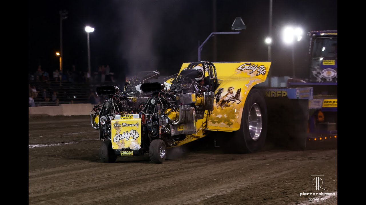 NTPA Unlimited Modified Tractors @ GN St-Hyacinthe, QC July 2015 - YouTube